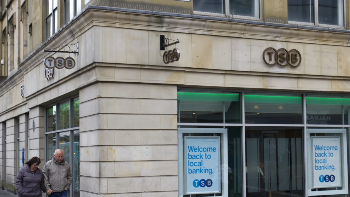 TSB Santander: What Customers Must Do Now | Expert Zoom